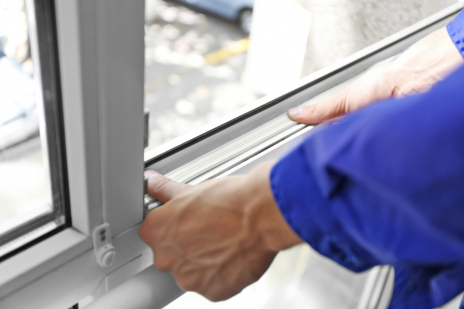 How to Fix a Window That Won’t Stay Up | Thompson Creek